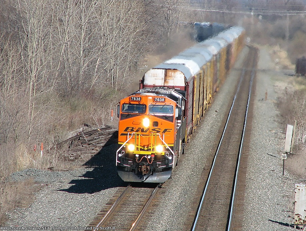 BNSF 7638 Head on shot of NS 31M